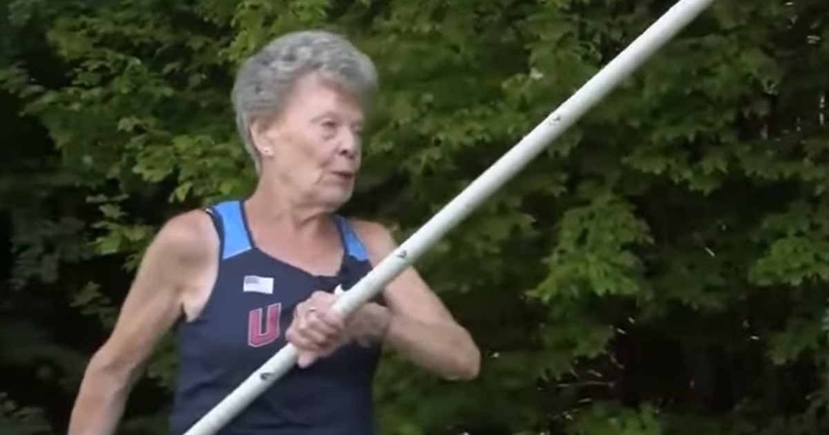 Flo Meiler: Η 89χρονη είναι η πρώτη γυναίκα (σε αυτήν την ηλικία) που ...