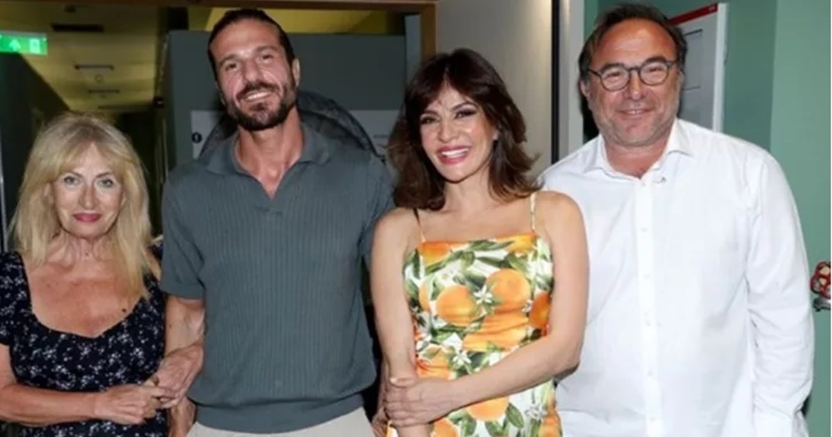 Πέτρος Κόκκαλης: Με τη σύζυγό του και τη μητέρα της, Μαρία στο Πεδίον ...