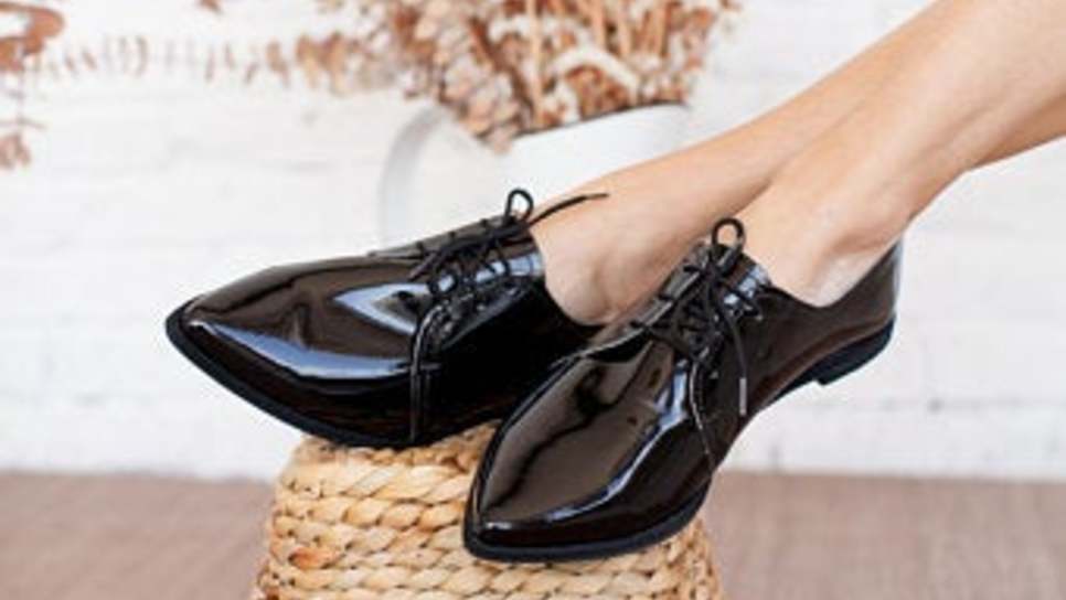 «Από το μηδέν με ένα κομμάτι δέρμα»: Τα χειροποίητα Margo Shoes, τρεις ...