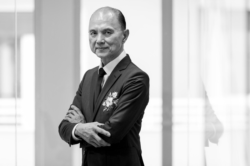 Jimmy Choo: «Η γνώση ποτέ δεν είναι αρκετή» / Men / Woman TOC